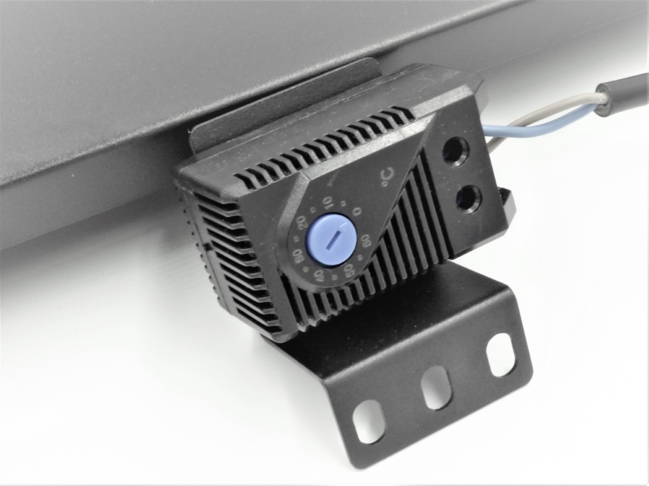 4-way fans with thermostat roof mount fan tray for 600mm deep Allrack ...