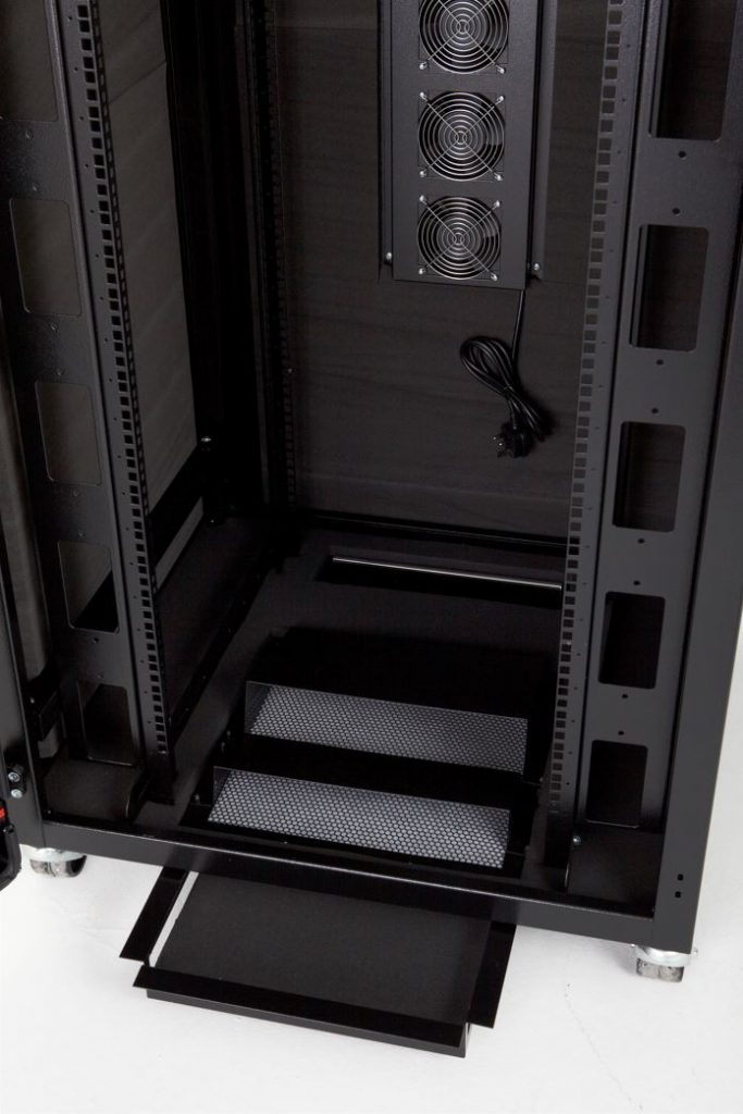 Orion 9u 600×800 Acoustic soundproofed floorstanding server comms rack ...